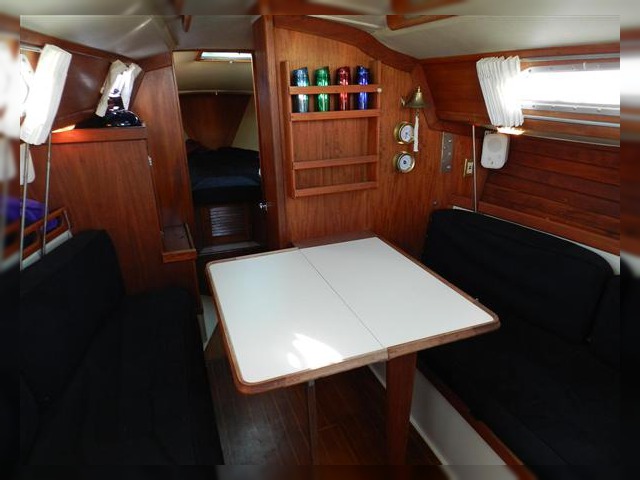 1988 Ericson 28 Yanmar for sale. View price, photos and Buy 1988 ...