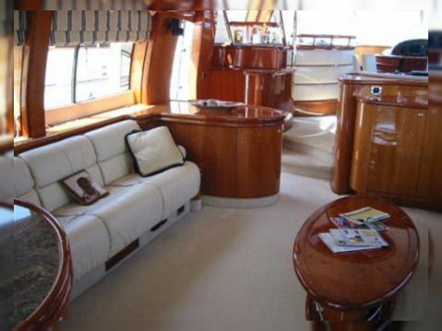 Sunseeker Manhatten 85 for sale. View price, photos and Buy Sunseeker ...