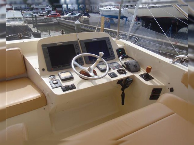 2006 Hinckley Talaria 44 Fb for sale. View price, photos and Buy 2006 ...
