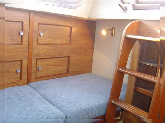1979 Moody 33 Mk Ii for sale. View price, photos and Buy 1979 Moody 33 ...