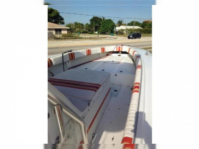 1989 Island Runner 29 Center Console for sale. View price, photos and ...
