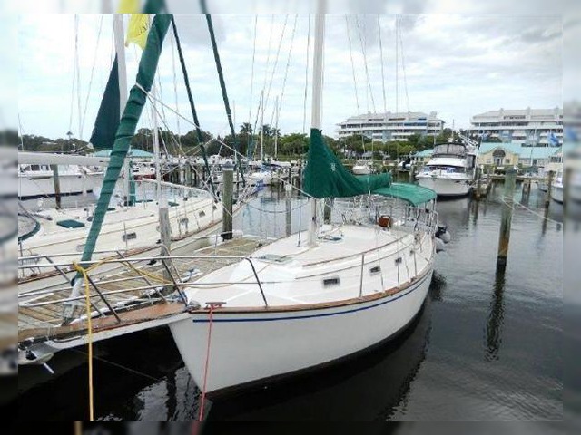 1983 Island Packet 31 for sale. View price, photos and Buy 1983 Island ...