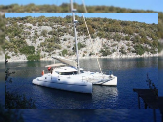 1998 Fountaine Pajot Athena 38 for sale. View price, photos and Buy ...