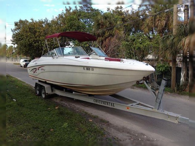2000 Rinker 272 Captiva Bowrider for sale. View price, photos and Buy ...