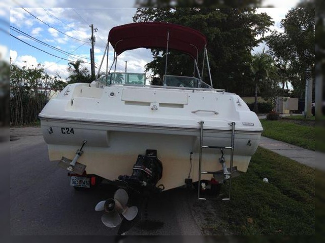2000 Rinker 272 Captiva Bowrider for sale. View price, photos and Buy ...