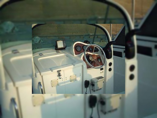 2004 Quicksilver 550 Commander for sale. View price, photos and Buy ...