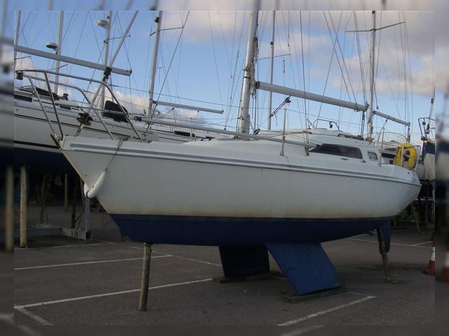 1990 Hunter 27 Horizon 27 T/K for sale. View price, photos and Buy 1990 ...
