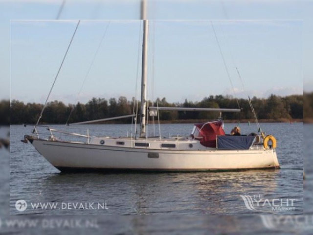 1988 Dockrell Yachts Plymouth 37 (Centerboard) for sale. View price ...