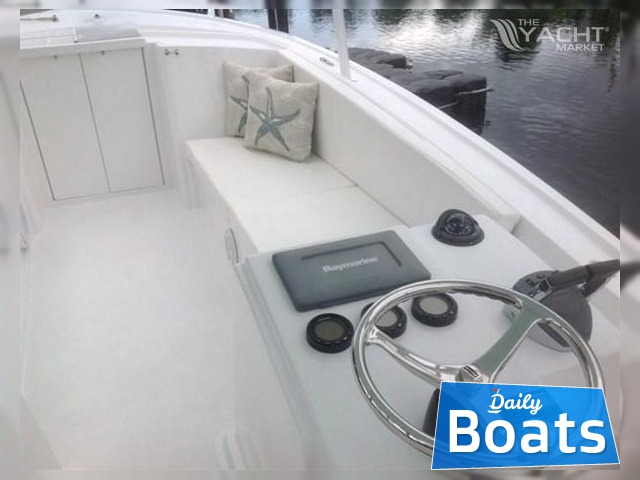 1990 Mako 1990/2011 Center Console 285 Express/Open Fish for sale. View ...