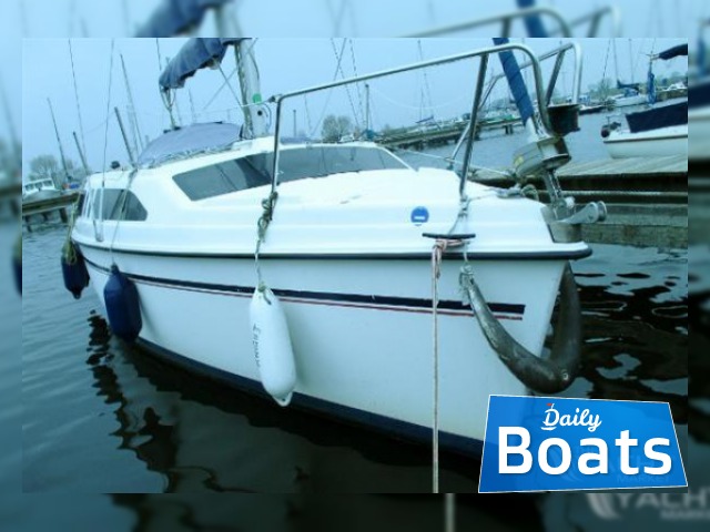 1994 Hunter Legend 26 for sale. View price, photos and Buy 1994 Hunter ...
