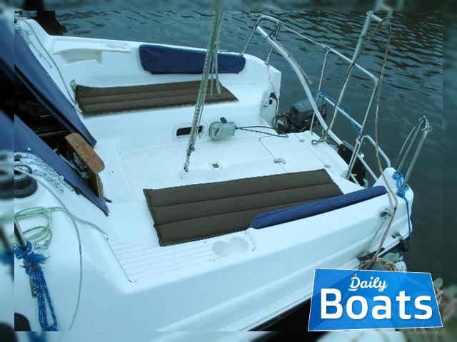 1994 Hunter Legend 26 for sale. View price, photos and Buy 1994 Hunter ...