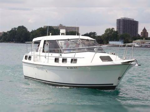 1983 Carver 28 Riviera for sale. View price, photos and Buy 1983 Carver ...