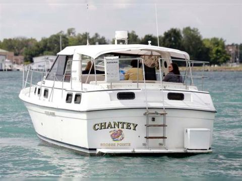 1983 Carver 28 Riviera for sale. View price, photos and Buy 1983 Carver ...