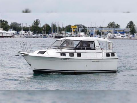 1983 Carver 28 Riviera for sale. View price, photos and Buy 1983 Carver ...