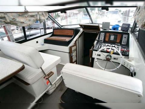 1983 Carver 28 Riviera for sale. View price, photos and Buy 1983 Carver ...