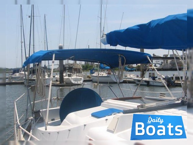 1984 Hunter 37 Cutter for sale. View price, photos and Buy 1984 Hunter ...