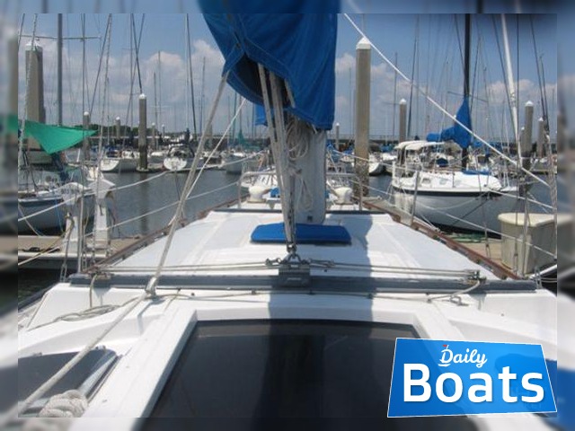 1984 Hunter 37 Cutter for sale. View price, photos and Buy 1984 Hunter ...