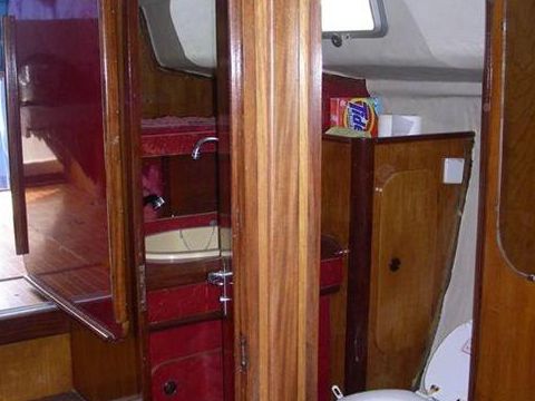 1995 Beneteau Antares 860 for sale. View price, photos and Buy 1995 ...