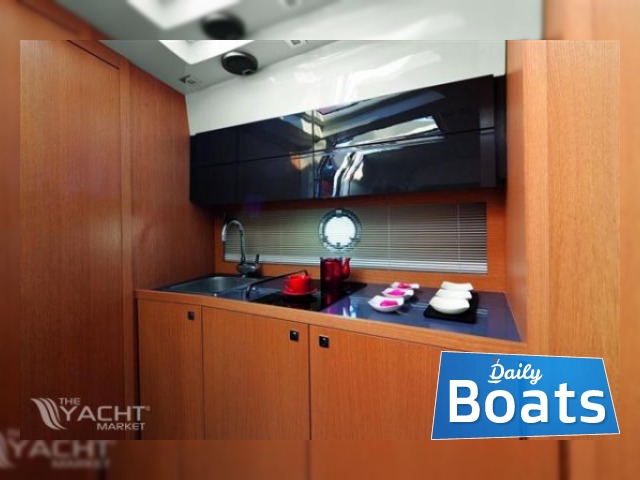 2014 Azimut Atlantis 38 for sale. View price, photos and Buy 2014 ...